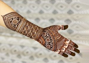 100+ Latest Traditional and Modern Mehndi Designs